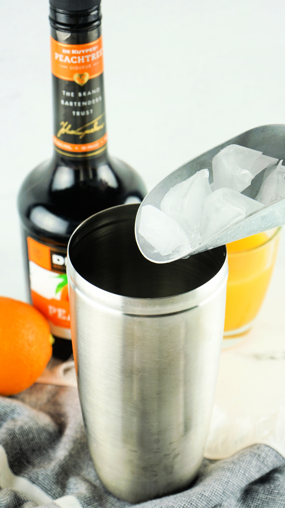 The Perfect Fuzzy Navel Cocktail: New Twist On A Classic Recipe